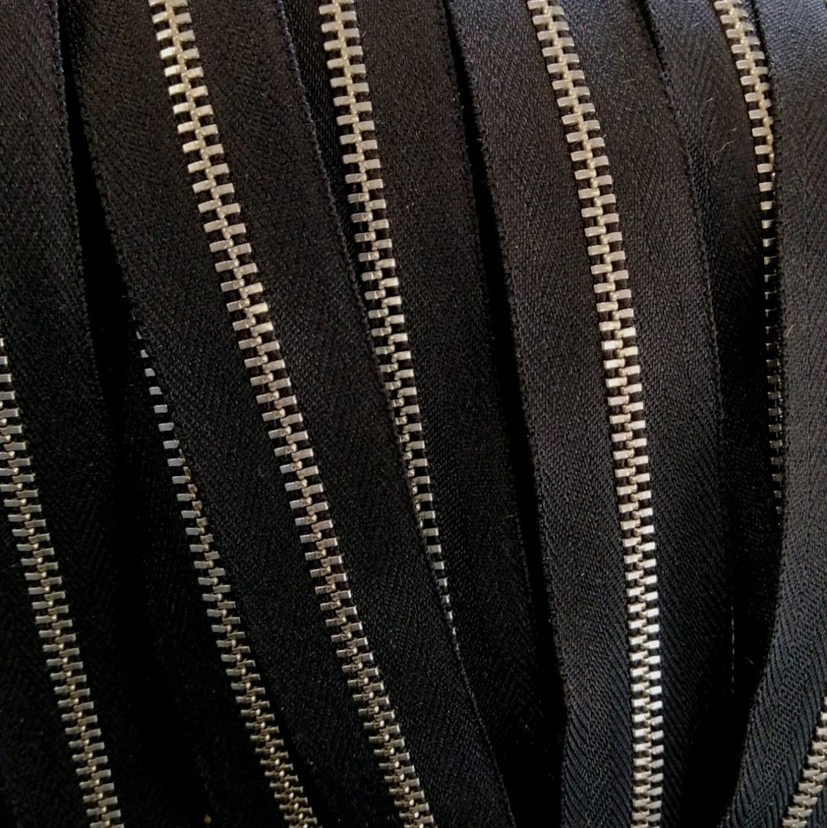 YKK Nickel Zip Chain - (Various Sizes & Colours) – DMLeatherworx Pty Ltd